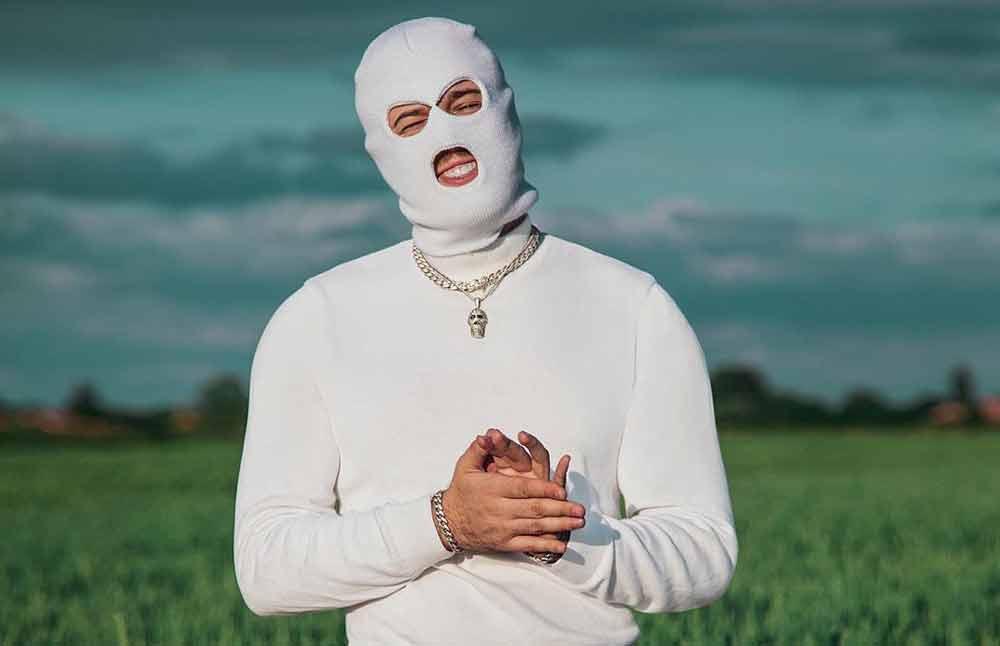 (Видео) Хаос на концертот на Девито, обожавател од публиката му ја ...