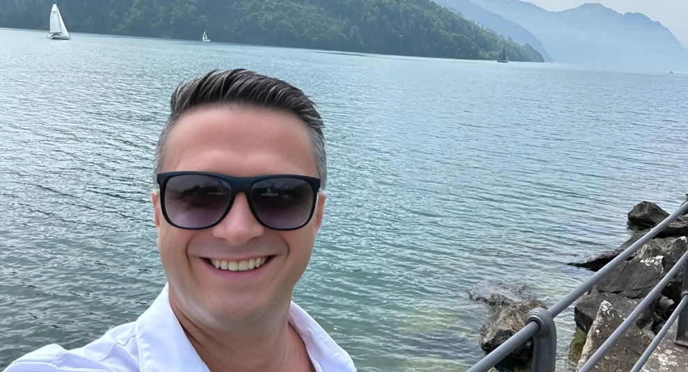 Има луксузна куќа во Штип, бизнис во Швајцарија и летува на скапи места ...